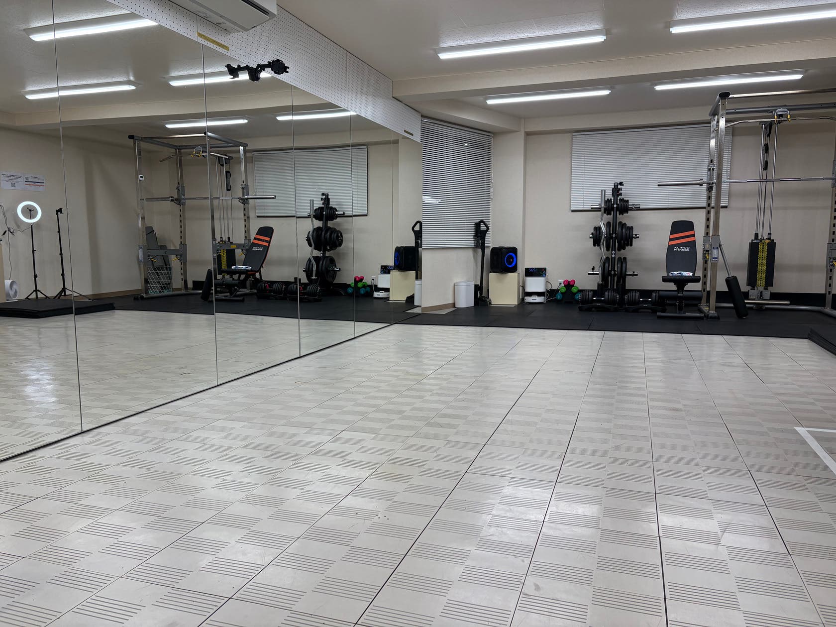 NEW‼️【Open】レンタルジム パワーラック 広々41m2 パーソナル歓迎【西日暮里3分】防音マット有の写真4