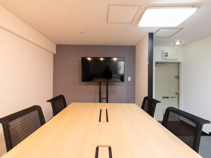 御茶ノ水徒歩4分・末広町徒歩7分｜最大6名｜ビジネス、パーティー、ボードゲームや女子会の利用に最適！の写真3