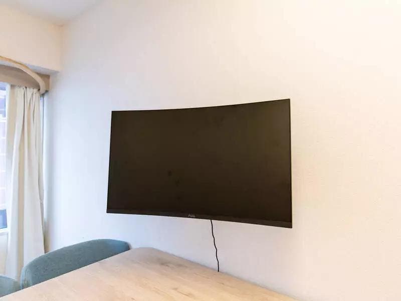 JR新宿駅徒歩4分｜新宿西口駅徒歩2分｜最大5名｜会議、商談、勉強会、ボードゲーム、レッスンの利用に最適！の写真5