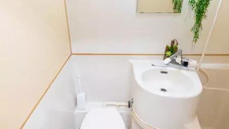 JR新宿駅徒歩4分|新宿西口駅徒歩2分|最大5名|会議、商談、勉強会、ボードゲーム、レッスンの利用に最適!の写真6