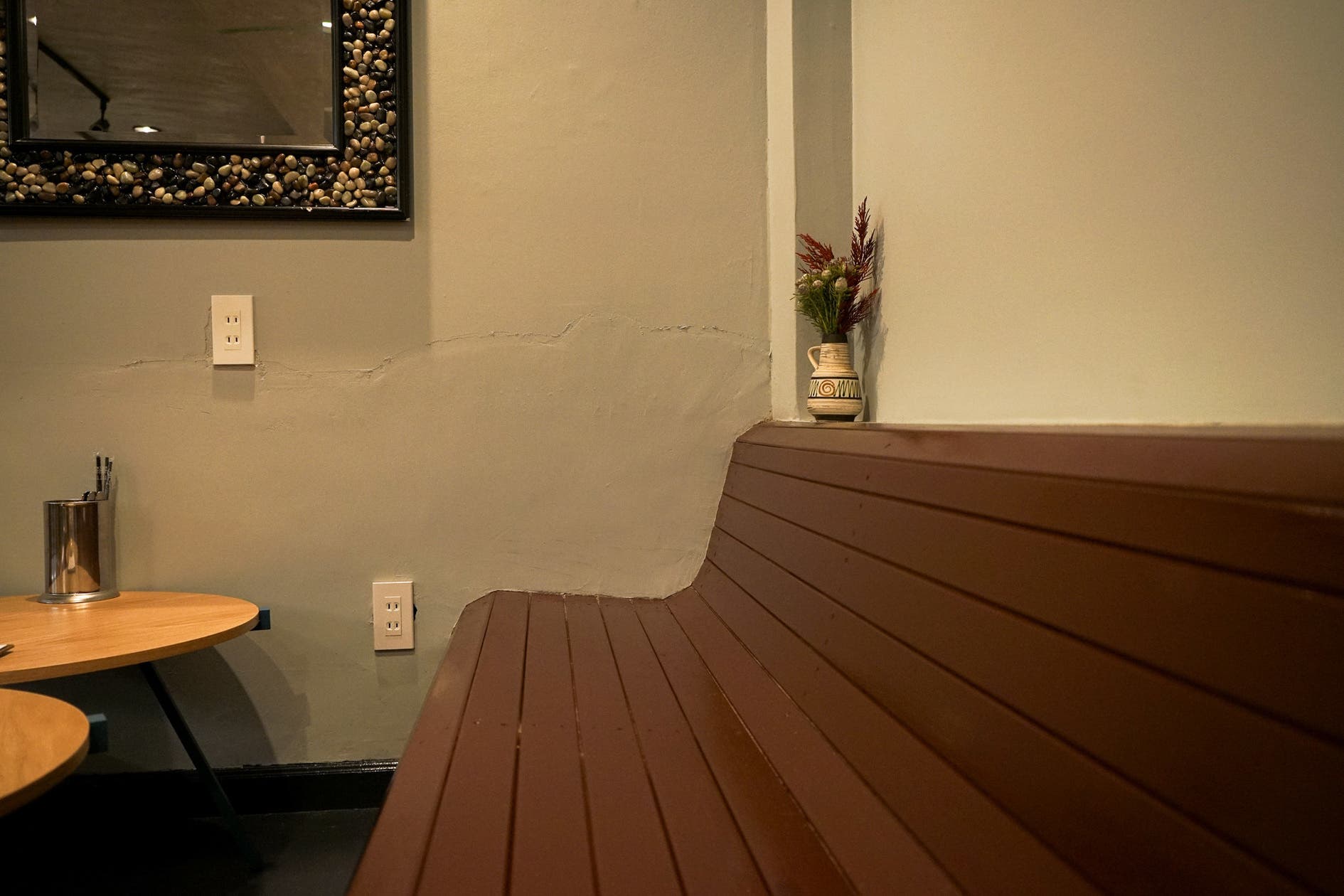 午前中照明いらず。自然光が差し込み、青のモールテックスが映える撮影空間の写真20