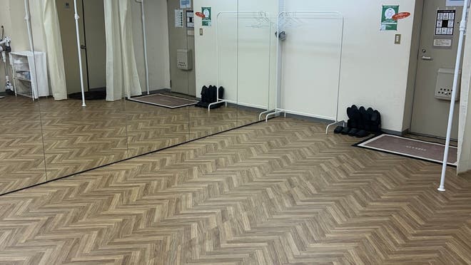 【横浜エリア最安クラス✨相鉄線天王町駅から徒歩6分】ダンス、ヨガ、楽器演奏などにおすすめ☆広々37㎡、大型鏡設置の写真6