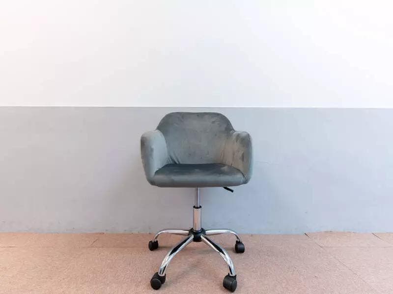 飯田橋駅A2出口から徒歩30秒｜最大8名｜会議、商談、セミナー、勉強会、ボードゲーム、レッスン、女子会の利用に最適！の写真10