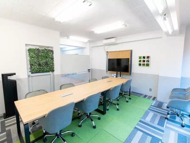 飯田橋駅A2出口から徒歩30秒｜最大8名｜会議、商談、セミナー、勉強会、ボードゲーム、レッスン、女子会の利用に最適！の写真12