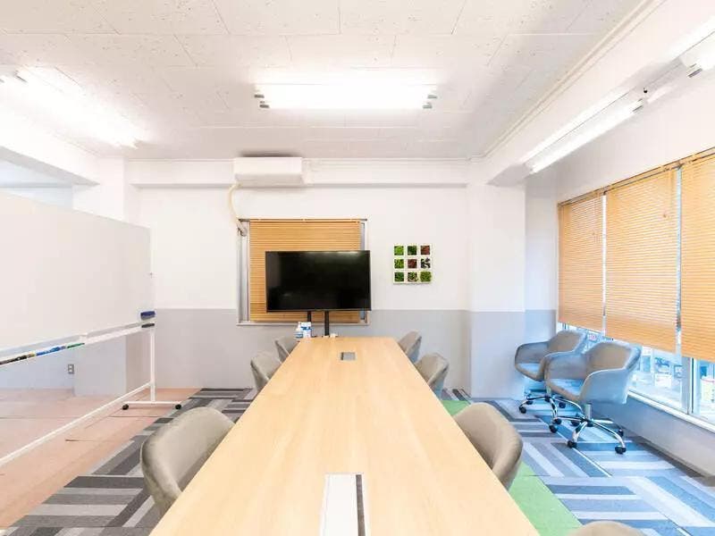 飯田橋駅A2出口から徒歩30秒｜最大8名｜会議、商談、セミナー、勉強会、ボードゲーム、レッスン、女子会の利用に最適！の写真13