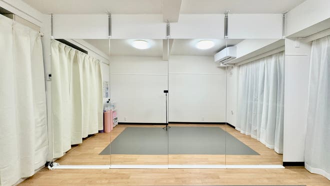 【地域最安値】🎊個人練習|動画撮影に最適🎊|八王子駅2分|少人数利用に最適なダンススタジオ|幅4m大型鏡&無料備品多数!の写真5