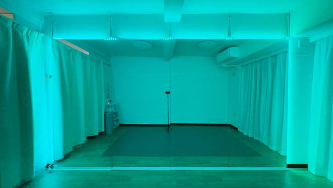 【地域最安値】🎊個人練習|動画撮影に最適🎊|八王子駅2分|少人数利用に最適なダンススタジオ|幅4m大型鏡&無料備品多数!の写真1