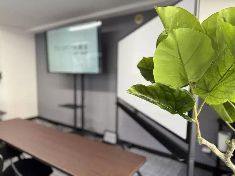 浜松町駅徒歩4分｜最大31名｜セミナー、懇親会、ゲーム、推し活、撮影の利用に最適！ワンコイン会議室 大門・浜松町の写真8