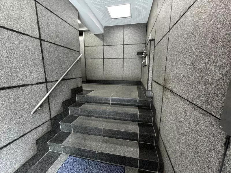 浜松町駅徒歩4分｜最大31名｜セミナー、懇親会、ゲーム、推し活、撮影の利用に最適！ワンコイン会議室 大門・浜松町の写真17