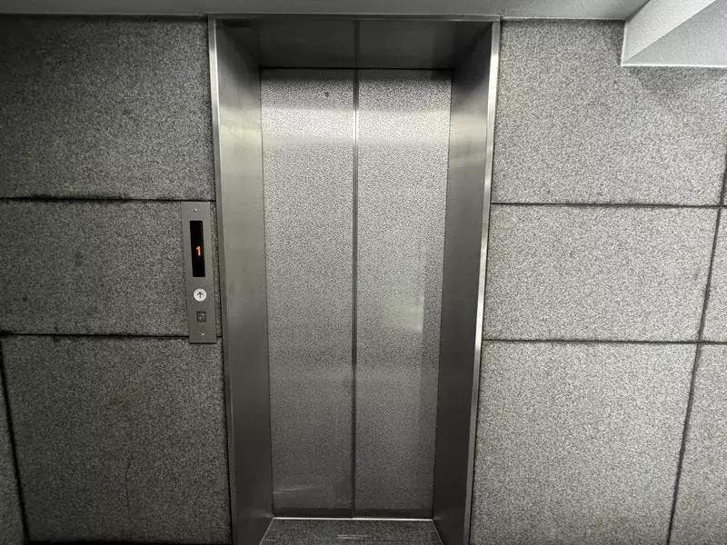 浜松町駅徒歩4分｜最大31名｜セミナー、懇親会、ゲーム、推し活、撮影の利用に最適！ワンコイン会議室 大門・浜松町の写真18