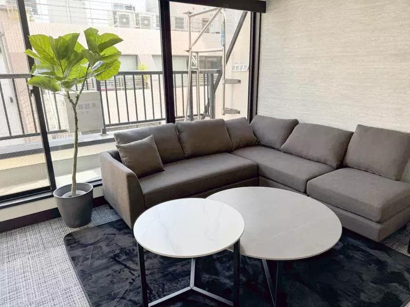 浜松町駅徒歩4分｜最大31名｜セミナー、懇親会、ゲーム、推し活、撮影の利用に最適！ワンコイン会議室 大門・浜松町の写真21