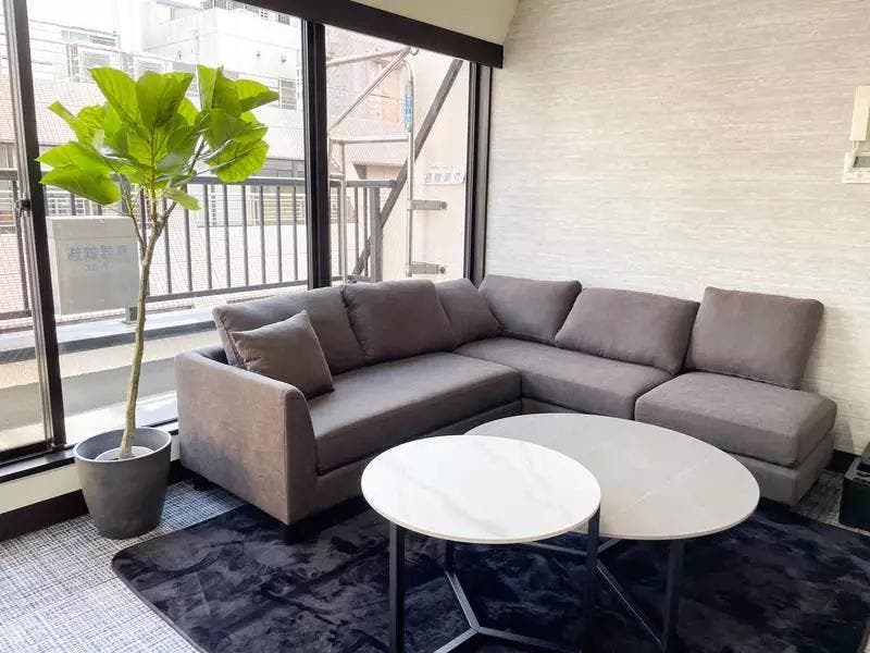 浜松町駅徒歩4分｜最大31名｜セミナー、懇親会、ゲーム、推し活、撮影の利用に最適！ワンコイン会議室 大門・浜松町の写真23