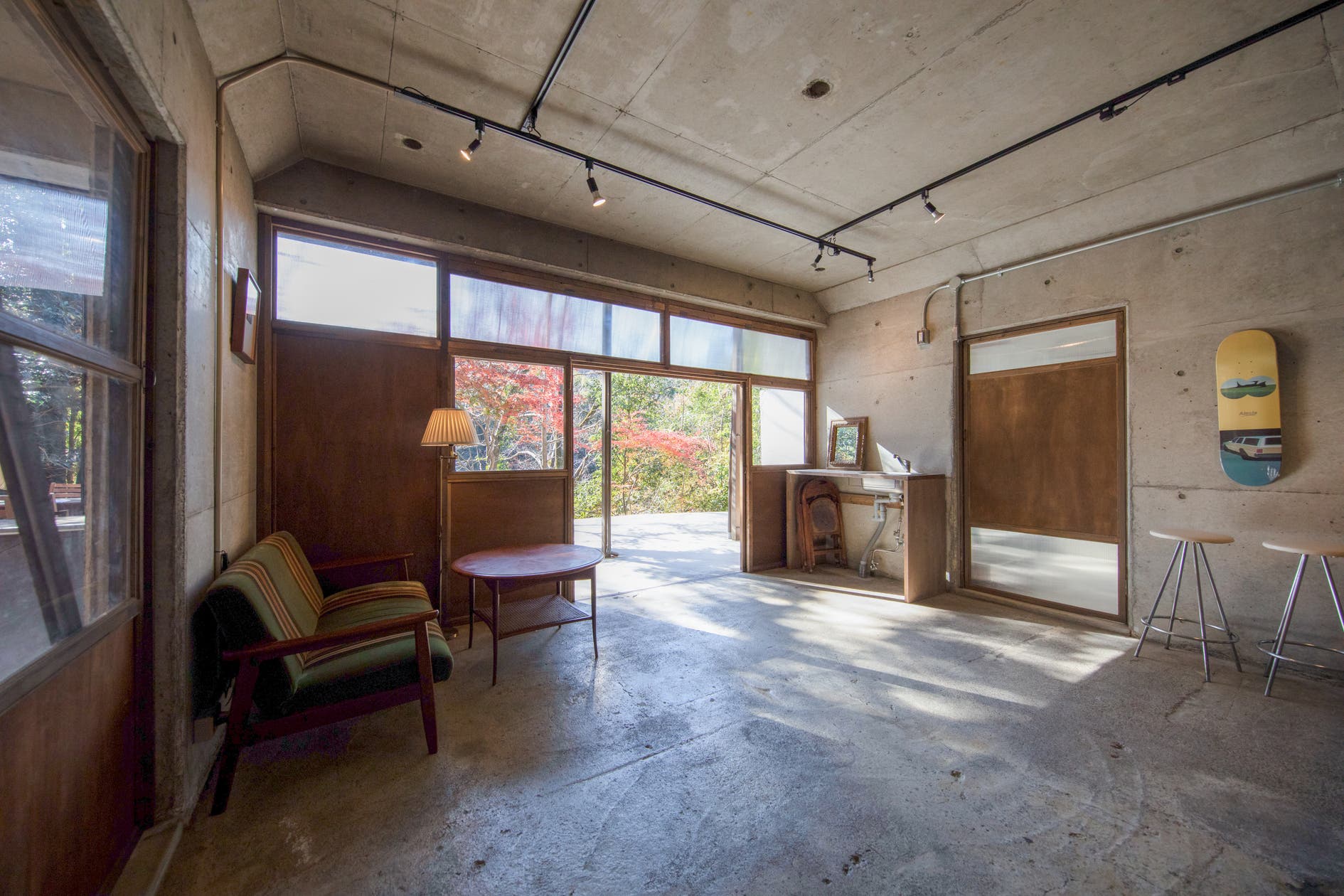 混ざったまま、撮れる。本来は共存しない世界観を1フレームに。コンクリート x アンティーク x 大自然の撮影空間。の写真6