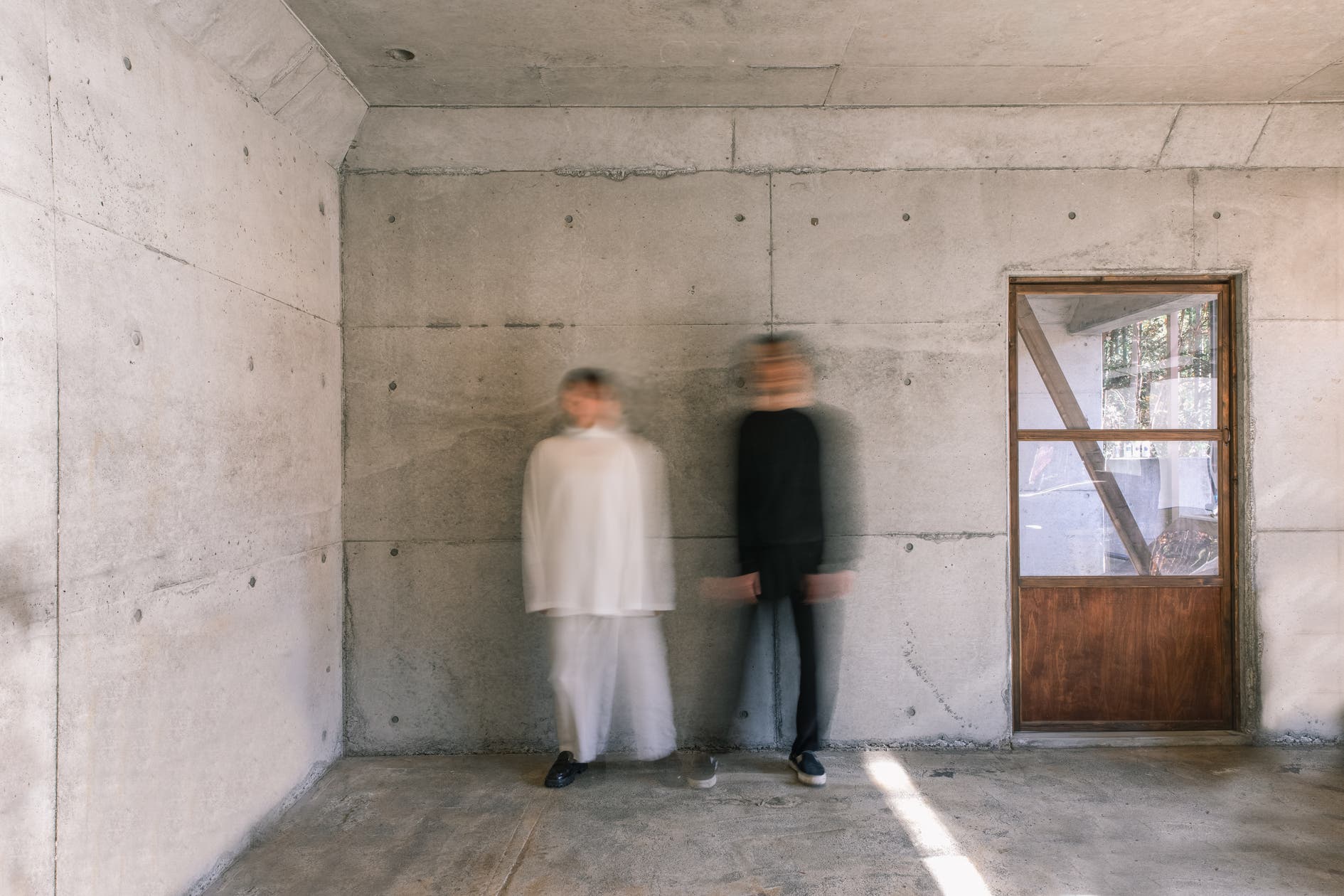 混ざったまま、撮れる。本来は共存しない世界観を1フレームに。コンクリート x アンティーク x 大自然の撮影空間。の写真2