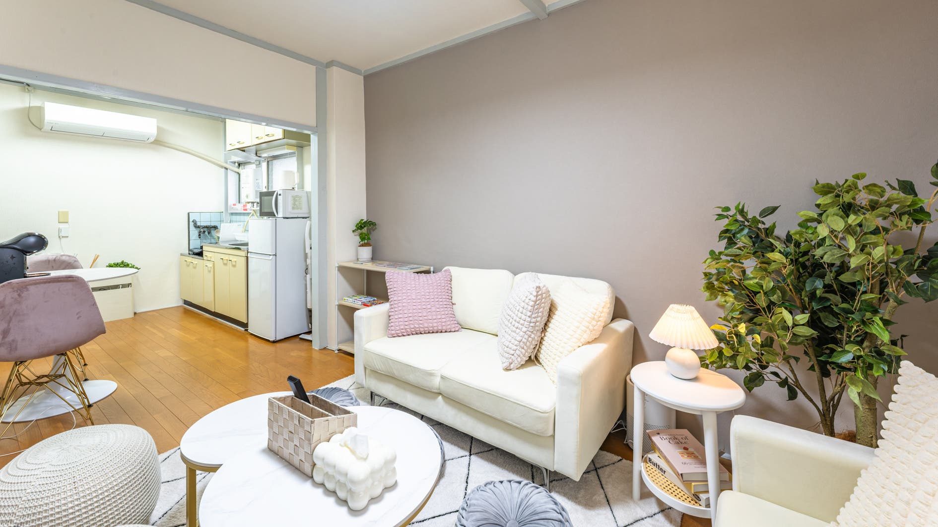 🎀韓国カフェ風💓天六3分✨12名OK🤍推し活女子会📸24h🌙2次会◎セブン10秒🏪WiFi📶映え空間×大画面📺の写真4