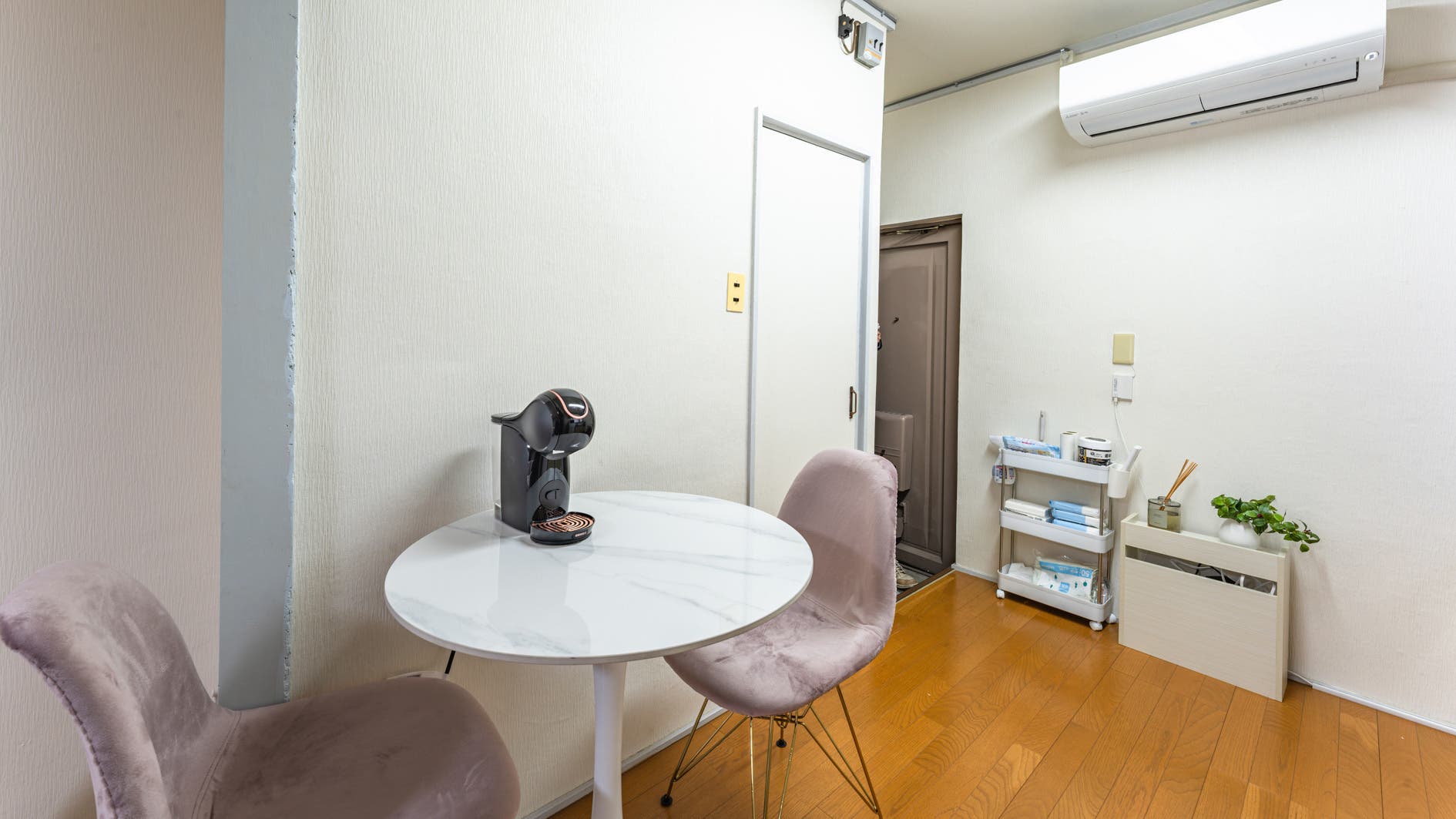 🎀韓国カフェ風💓天六3分✨12名OK🤍推し活女子会📸24h🌙2次会◎セブン10秒🏪WiFi📶映え空間×大画面📺の写真6