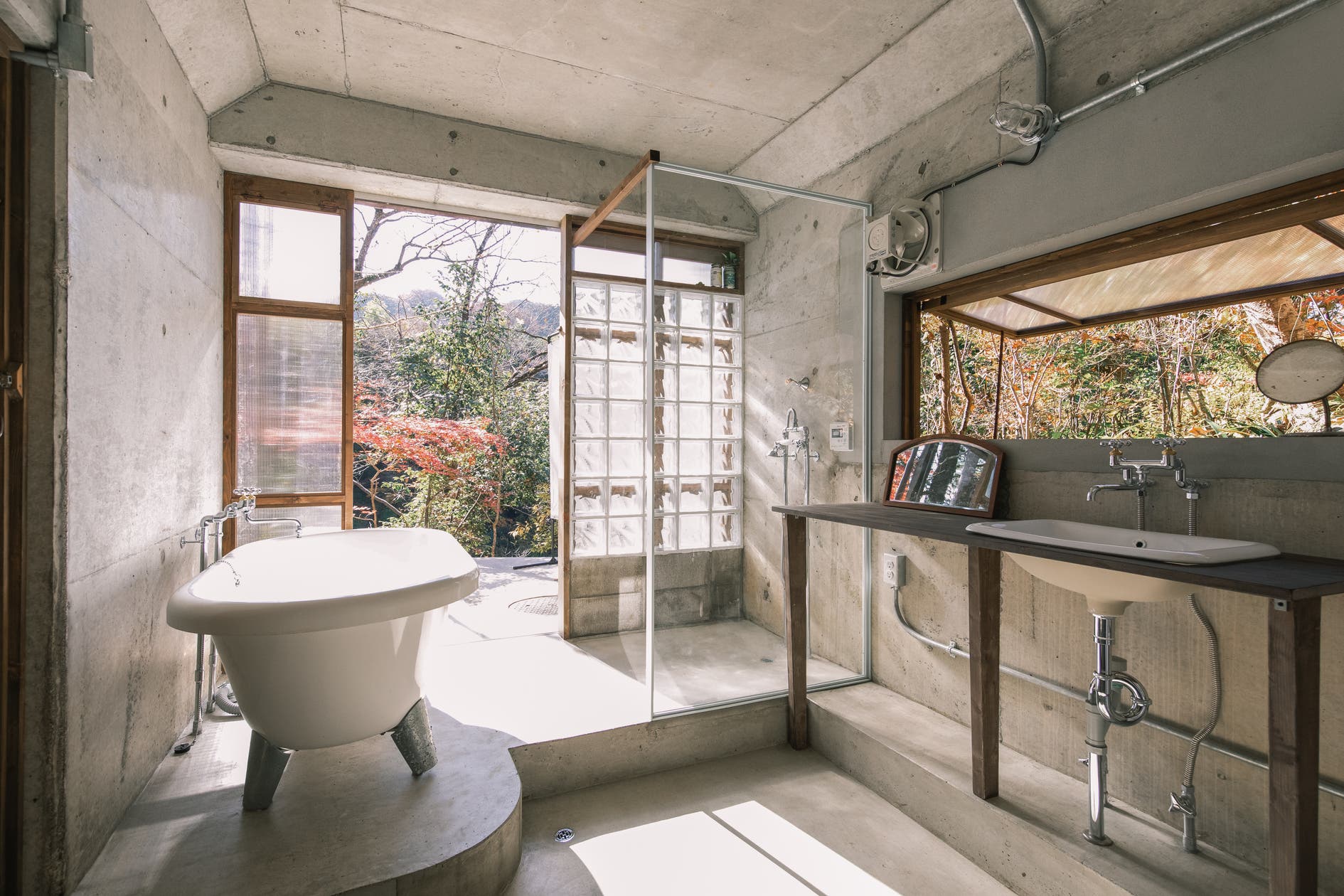 混ざったまま、撮れる。本来は共存しない世界観を1フレームに。コンクリート x アンティーク x 大自然の撮影空間。の写真14