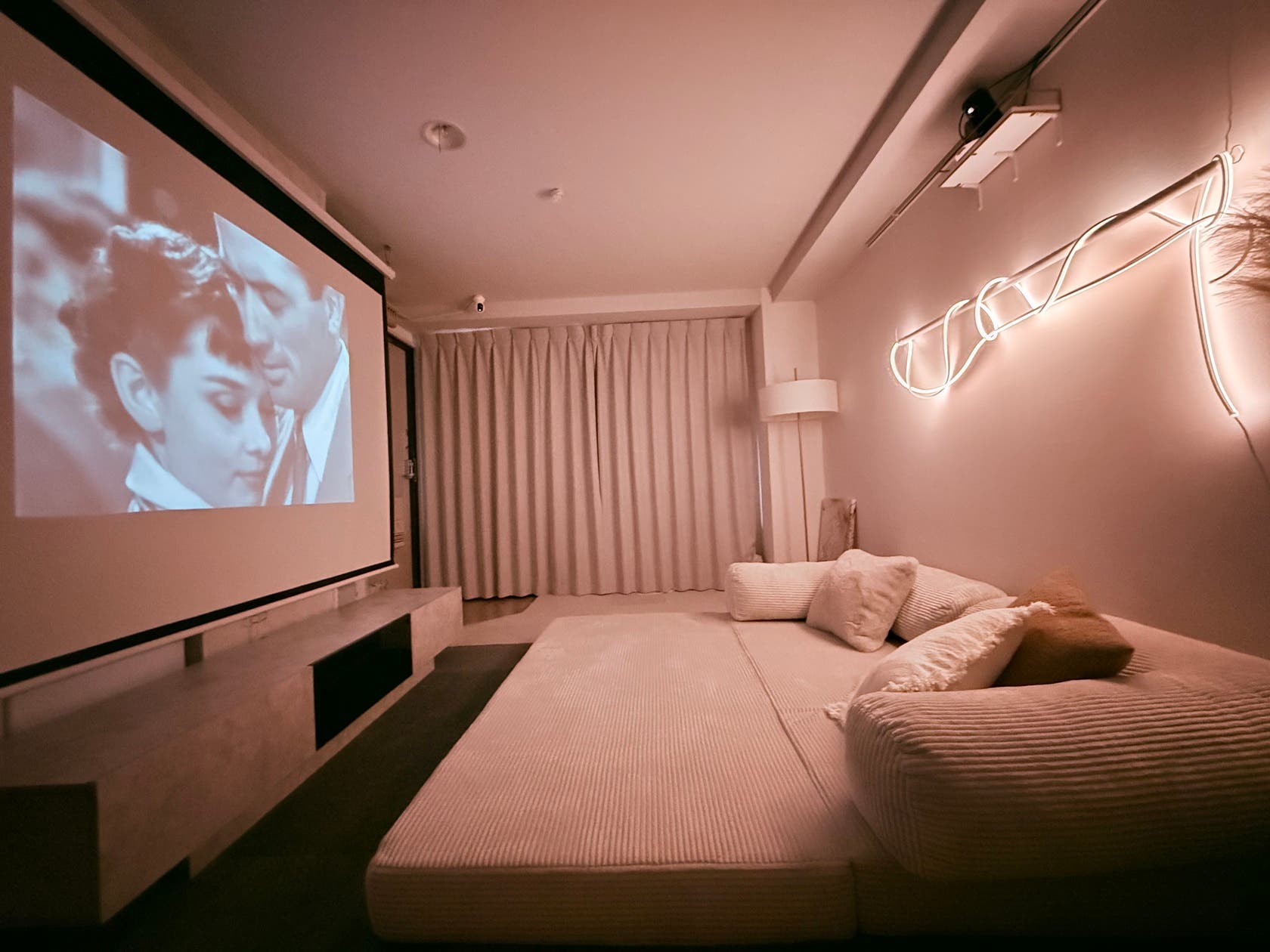 リニューアル特別価格！⛄️なんばすぐ🚶‍♂️映画🎬デート💑24H営業🌟誕生日会🎉撮影会📸女子会💖推し活✨️の写真9