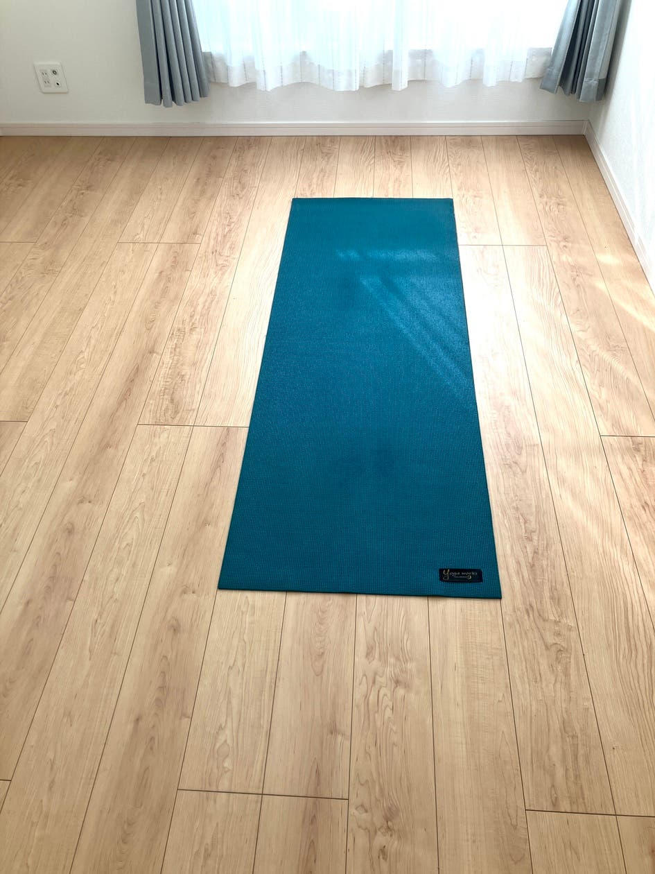 高槻｜女性専用の6畳ヨガ／ストレッチ空間の写真1