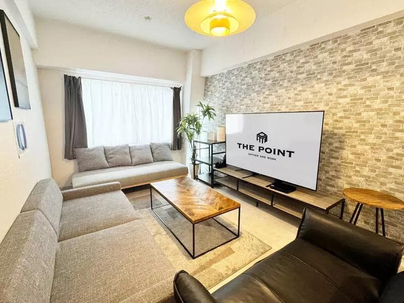 新大阪駅東口から徒歩10秒｜最大9名｜24h利用可｜商談｜ミーティング｜推し会｜ゲーム｜撮影｜新幹線の待ち時間｜当日予約歓迎の写真2