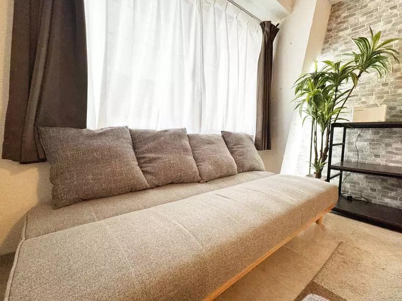 新大阪駅東口から徒歩10秒｜最大9名｜24h利用可｜商談｜ミーティング｜推し会｜ゲーム｜撮影｜新幹線の待ち時間｜当日予約歓迎の写真4