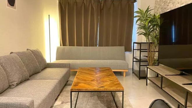 新大阪駅東口から徒歩10秒|最大9名|24h利用可|商談|ミーティング|推し会|ゲーム|撮影|新幹線の待ち時間|当日予約歓迎の写真5