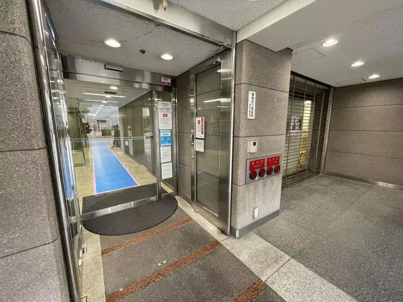 新大阪駅東口から徒歩10秒｜最大9名｜24h利用可｜商談｜ミーティング｜推し会｜ゲーム｜撮影｜新幹線の待ち時間｜当日予約歓迎の写真25