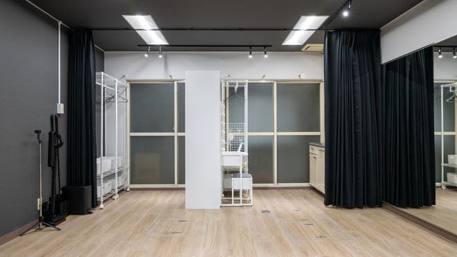 【二条駅徒歩5分】9m鏡で広々快適✨24hOK👌最大16人👬ダンス・バレエ・ヨガ・演劇・撮影の写真4