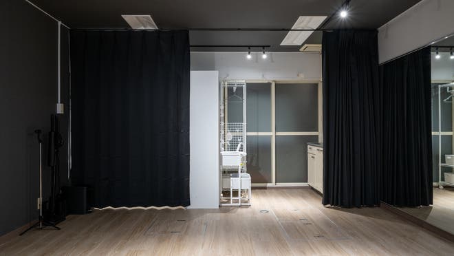 【二条駅徒歩5分】9m鏡で広々快適✨24hOK👌最大16人👬ダンス・バレエ・ヨガ・演劇・撮影の写真5