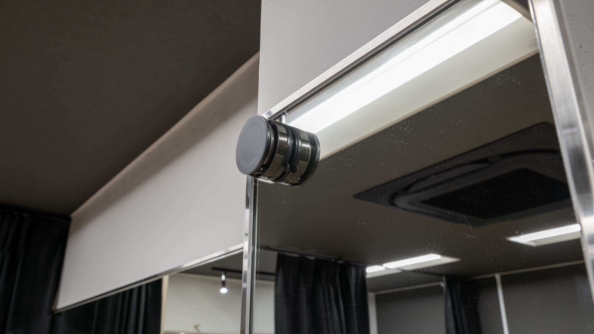 【二条駅徒歩５分】９ｍ鏡で広々快適✨２４ｈＯＫ👌最大１６人👬ダンス・バレエ・ヨガ・演劇・撮影の写真11