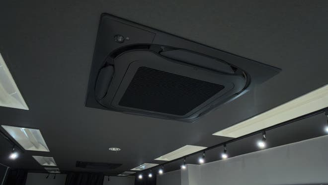 【二条駅徒歩5分】9m鏡で広々快適✨24hOK👌最大16人👬ダンス・バレエ・ヨガ・演劇・撮影の写真15