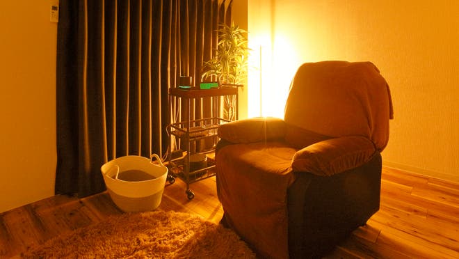 完全個室のプライベートサロン | 高級感 | Wi-Fi | 化粧台 | 静か | アロマ | ヒーリング音楽 | スマホ充電の写真2