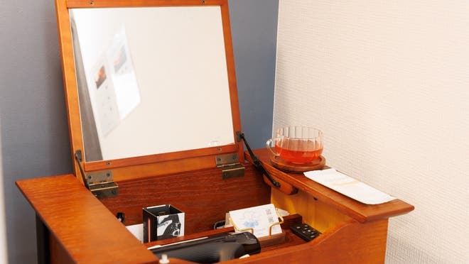 完全個室のプライベートサロン | 高級感 | Wi-Fi | 化粧台 | 静か | アロマ | ヒーリング音楽 | スマホ充電の写真5