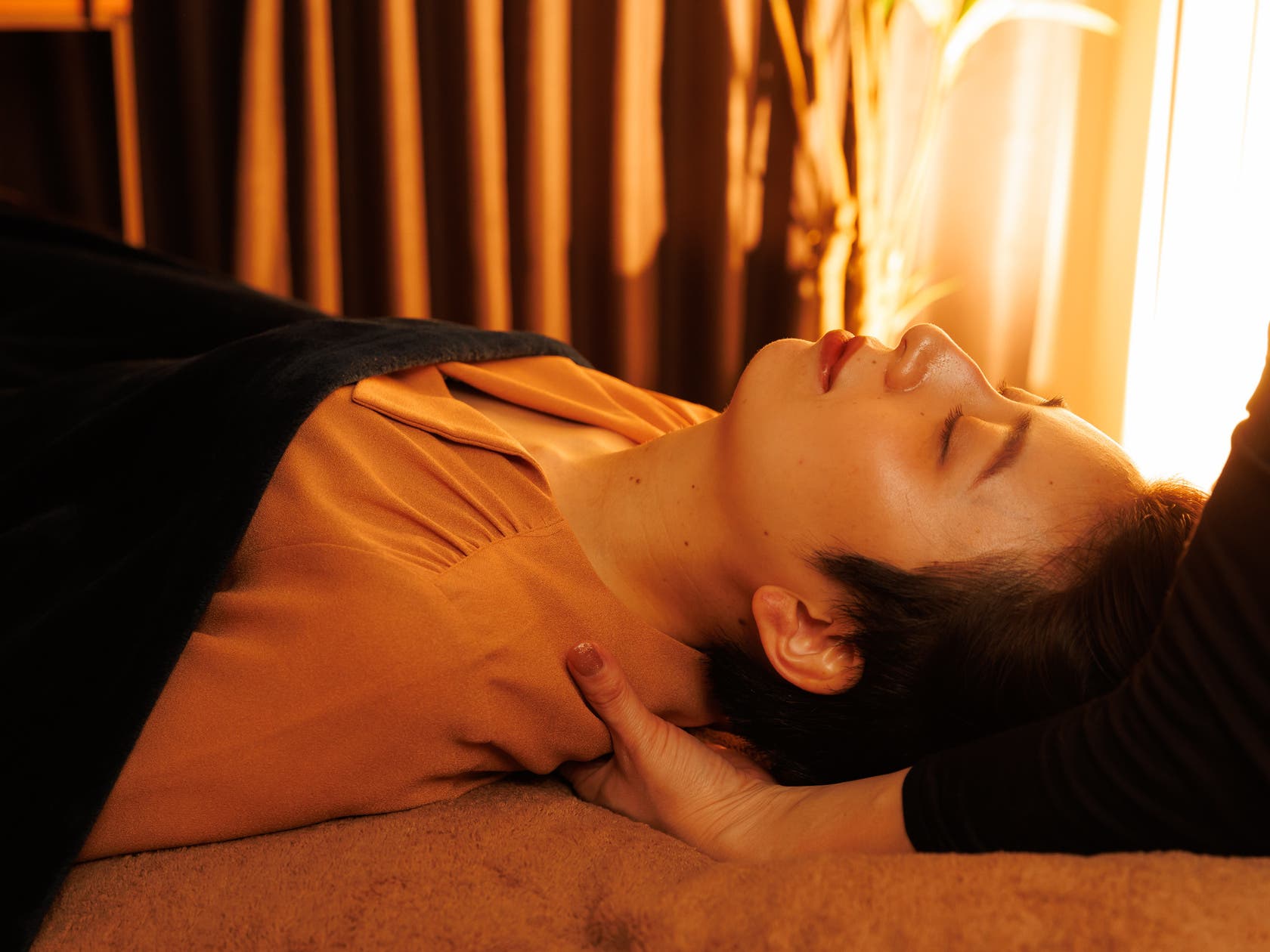 完全個室のプライベートサロン | 高級感 | Wi-Fi | 化粧台 | 静か | アロマ | ヒーリング音楽 | スマホ充電の写真7