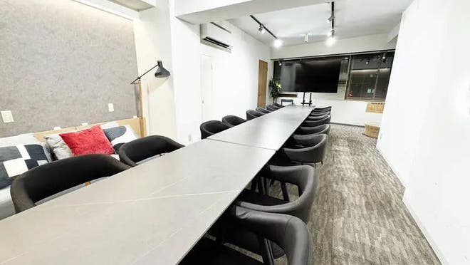 渋谷駅徒歩30秒|24名個室|ミーティング|セミナー|商談|ボードゲーム|推し会|パーティー|当日予約歓迎<ルームA>の写真1