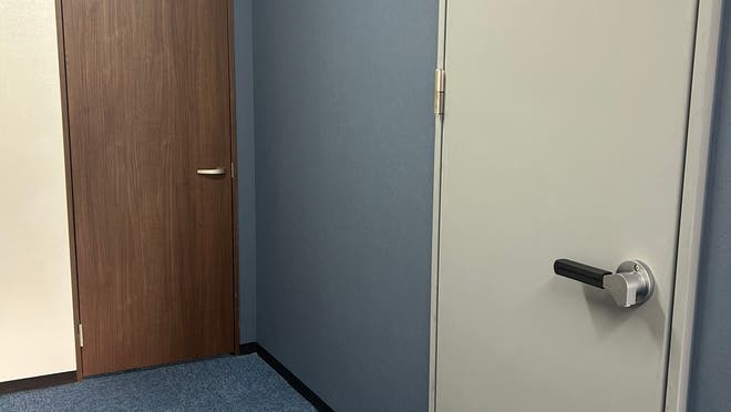 防音室とオープンスペースを備えた音楽利用向けレンタル空間の写真10