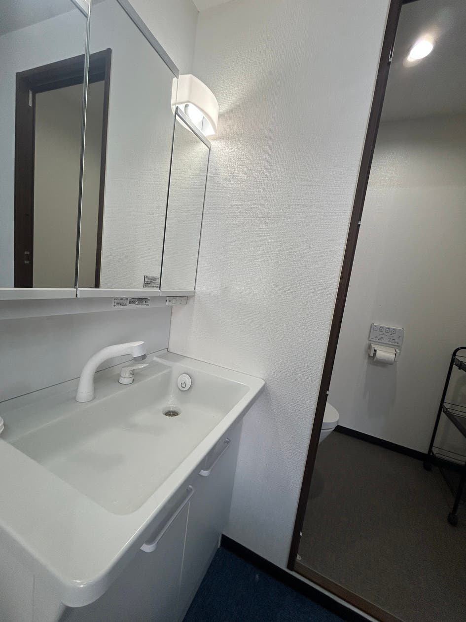 防音室とオープンスペースを備えた音楽利用向けレンタル空間の写真12