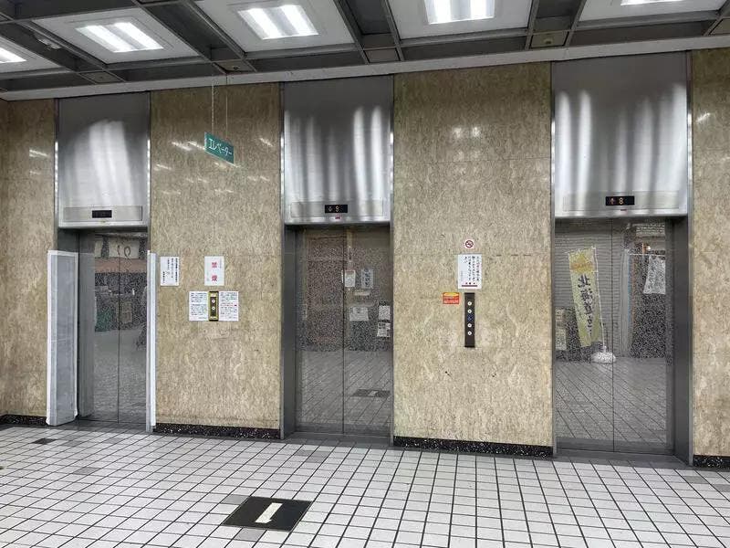 駅直結！新橋駅徒歩1分｜1名個室｜作業や勉強、面接、ゲーム、オンラインMTGに最適な『防音室03』の写真13