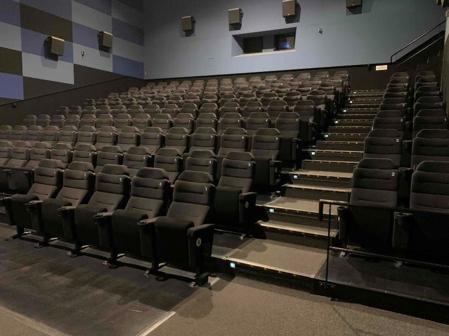 【浦和 135席】映画館で、会社説明会、株主総会、講演会の企画はいかがですか？の写真2