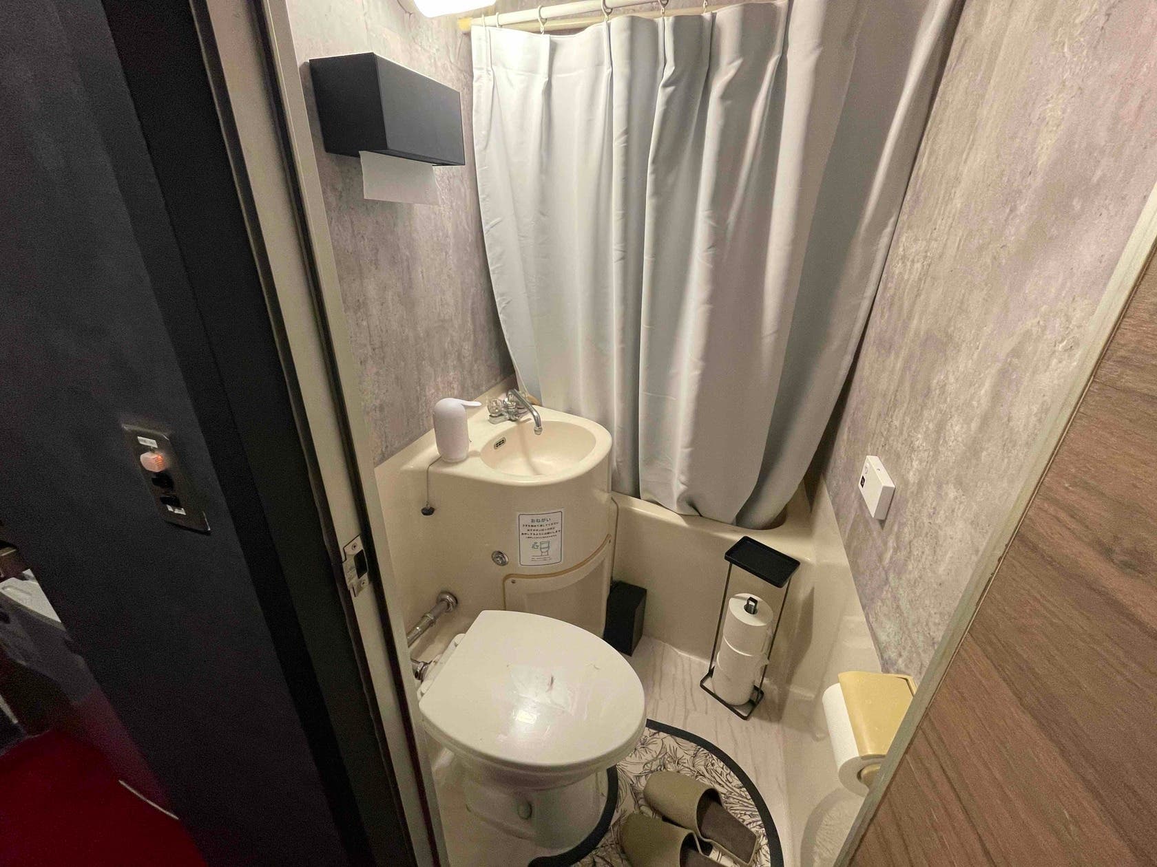 新宿駅徒歩2分🚶‍♀️映画鑑賞🎥プロジェクター📹️推し活🎤新年会🎊デート💓女子会👭CINEMA_REEL新宿の写真27