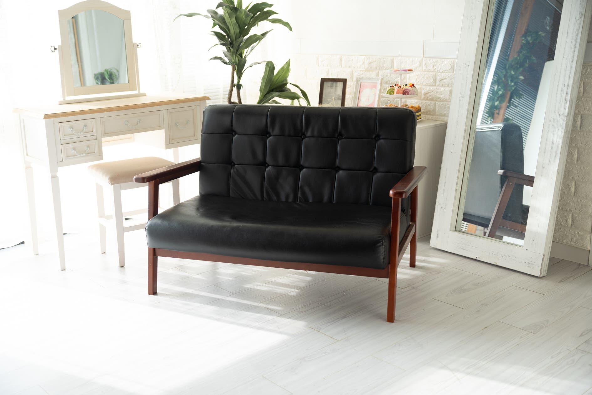 【UNGLEスタジオ】自然光の入る白基調の撮影エリア〈完全貸切／コスプレ撮影／ポートレート／ベビー／バースデーフォトなど〉の写真6