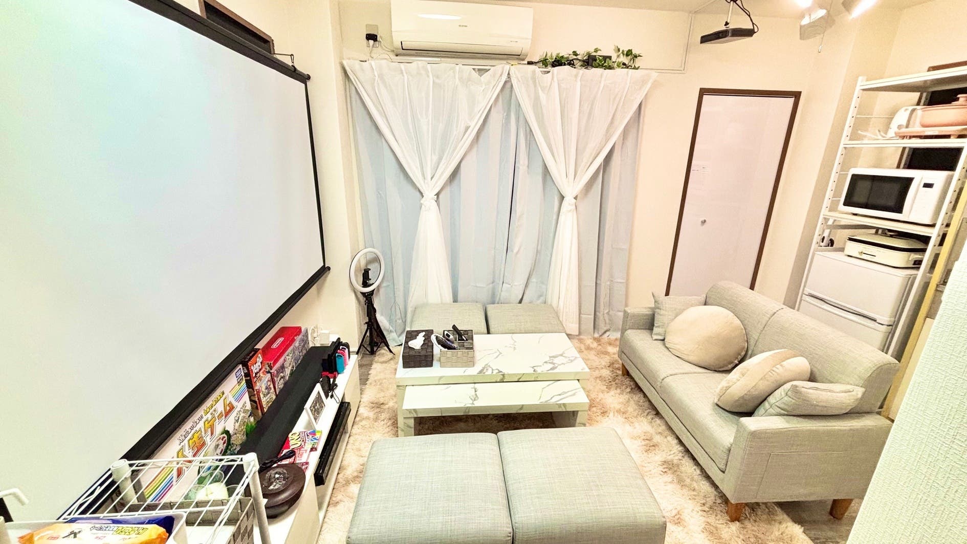 24時間利用可❣️淡路駅２分🔥80㌅スクリーンでマイ映画館🎞️ドルビー音質♬ソファでごろりん🌟の写真1