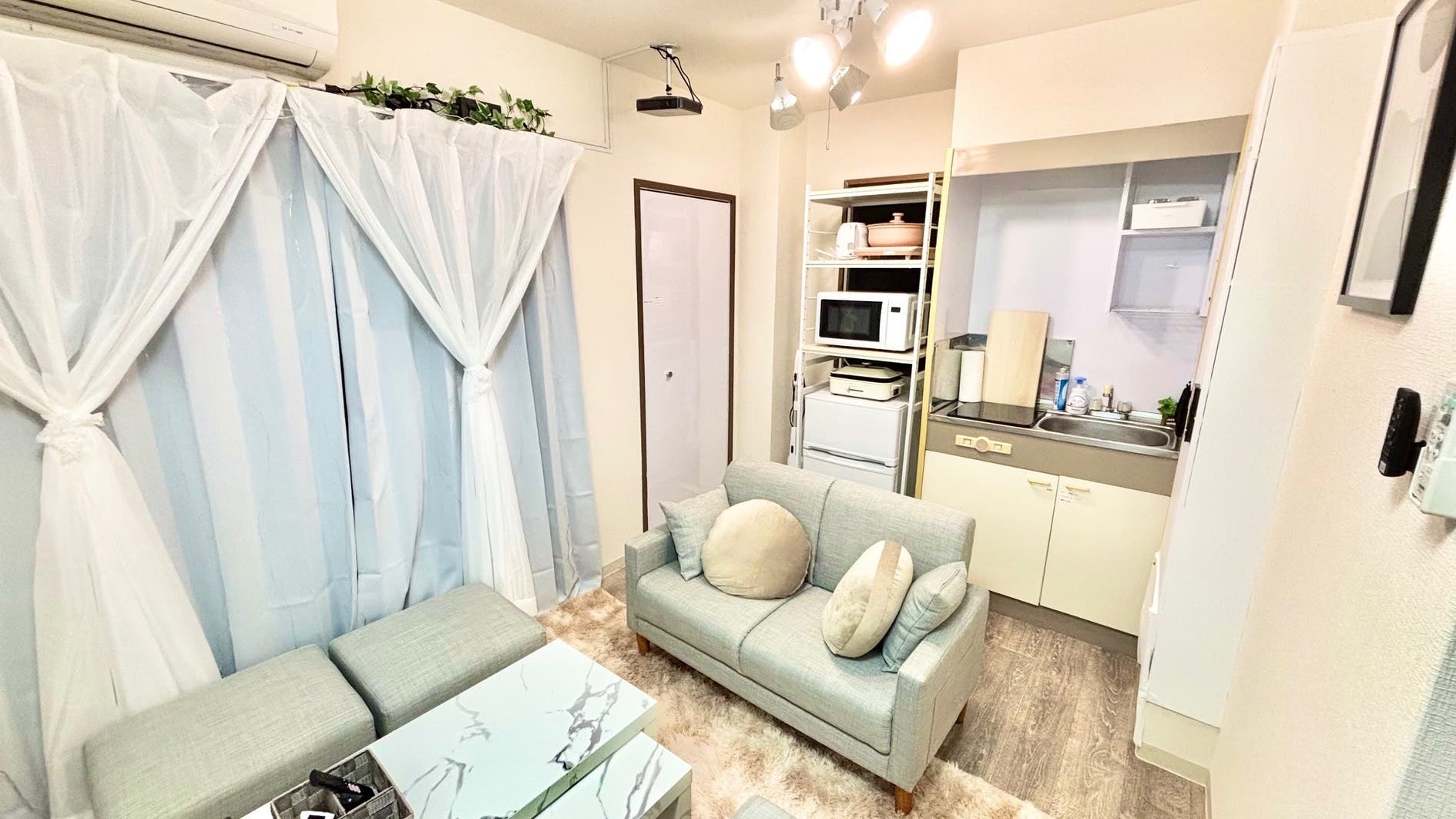 24時間利用可❣️淡路駅２分🔥80㌅スクリーンでマイ映画館🎞️ドルビー音質♬ソファでごろりん🌟の写真3