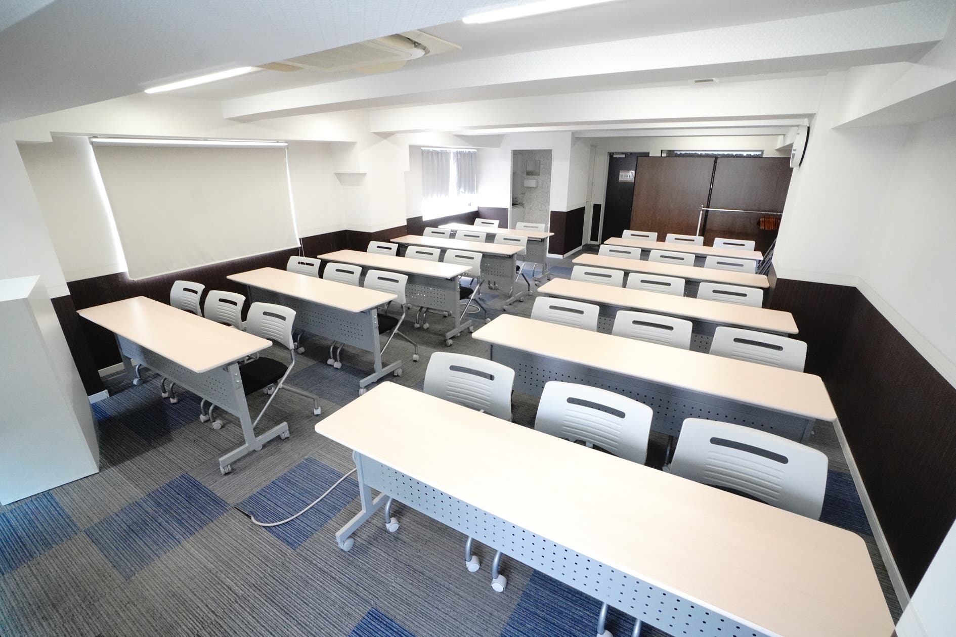 ＜UPオフィス高輪台大会議室＞高輪台駅徒歩1分🚃35名収容🪑光回線Wi-Fi📶会議/研修/セミナー/ワークショップの写真2