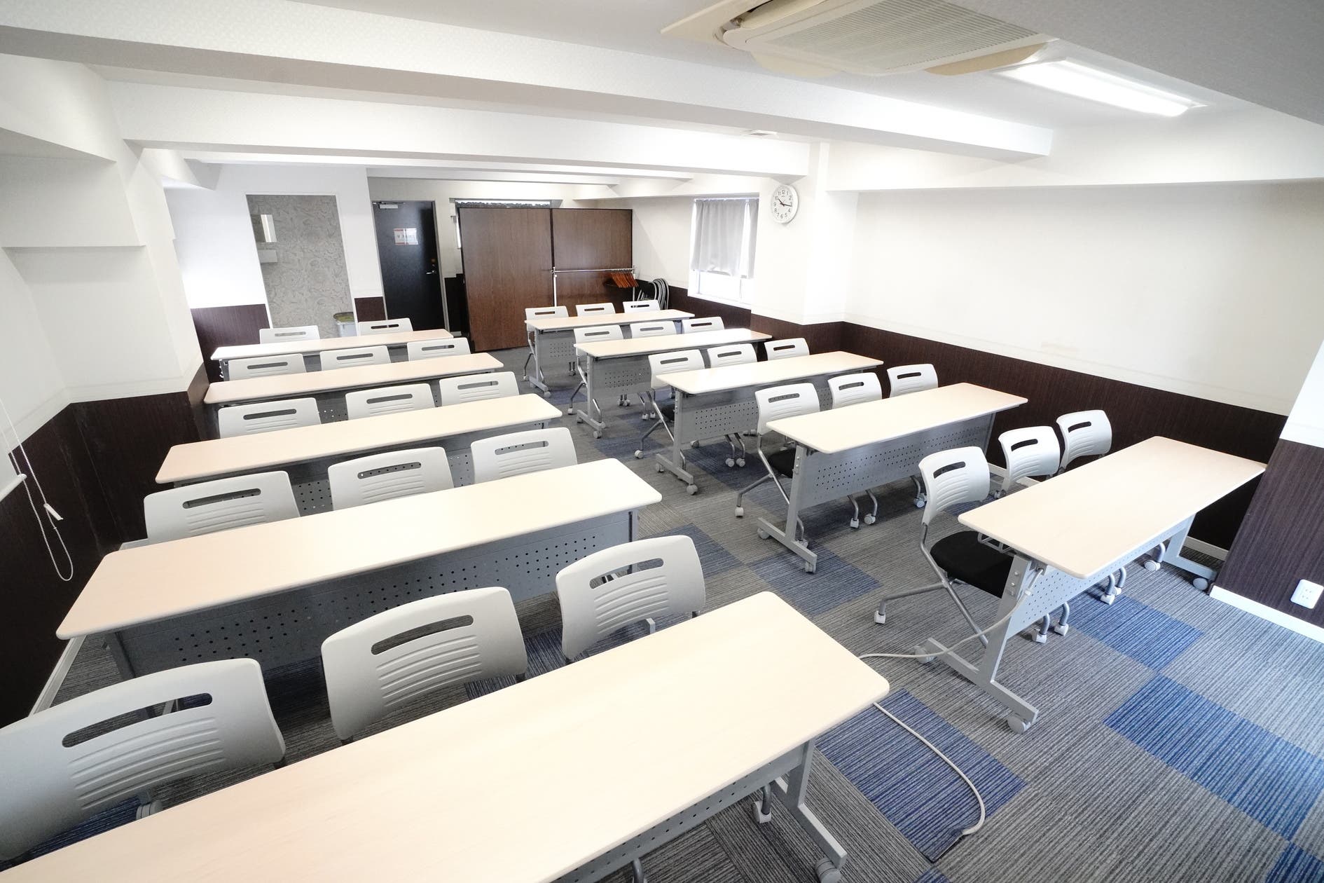 ＜UPオフィス高輪台大会議室＞高輪台駅徒歩1分🚃35名収容🪑光回線Wi-Fi📶会議/研修/セミナー/ワークショップの写真3