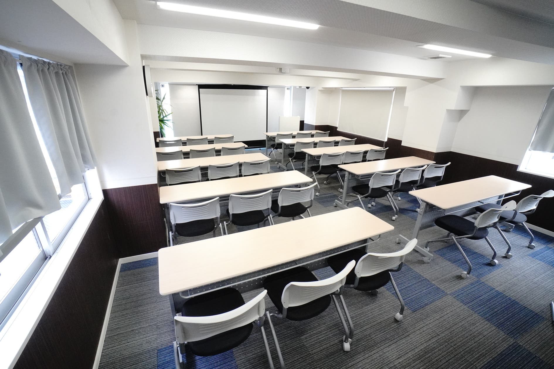 ＜UPオフィス高輪台大会議室＞高輪台駅徒歩1分🚃35名収容🪑光回線Wi-Fi📶会議/研修/セミナー/ワークショップの写真4