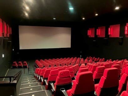 【上里 220席】映画館で、会社説明会、株主総会、講演会の企画はいかがですか？の写真1