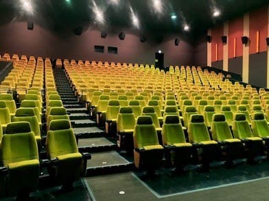 【上里 400席】映画館で、会社説明会、株主総会、講演会の企画はいかがですか？の写真2