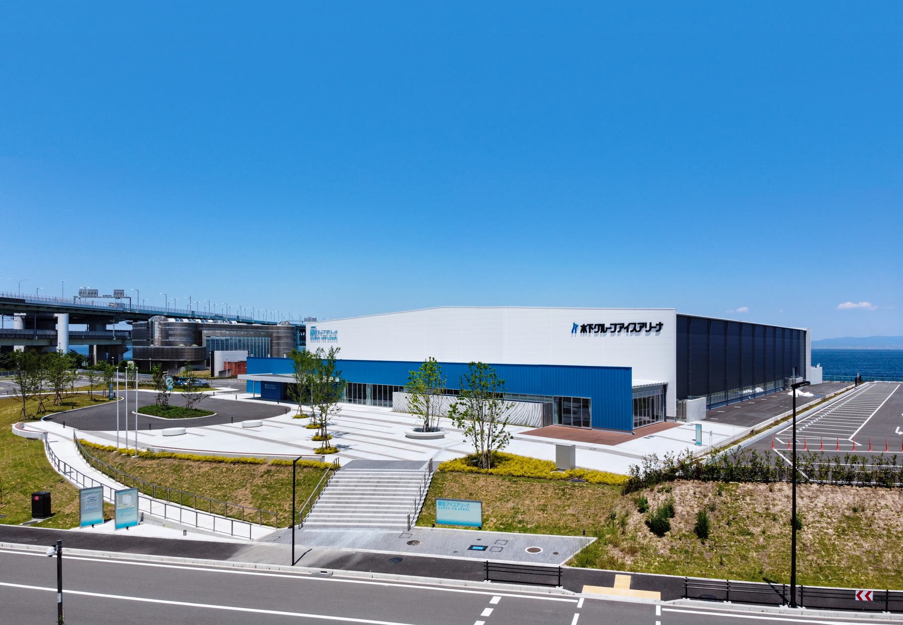 New![りんくうタウン駅徒歩5分]30名着席可能/モニター/ホワイトボード/広々ラウンジの写真2