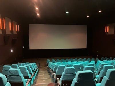 【上里 186席】映画館で、会社説明会、株主総会、講演会の企画はいかがですか？の写真1